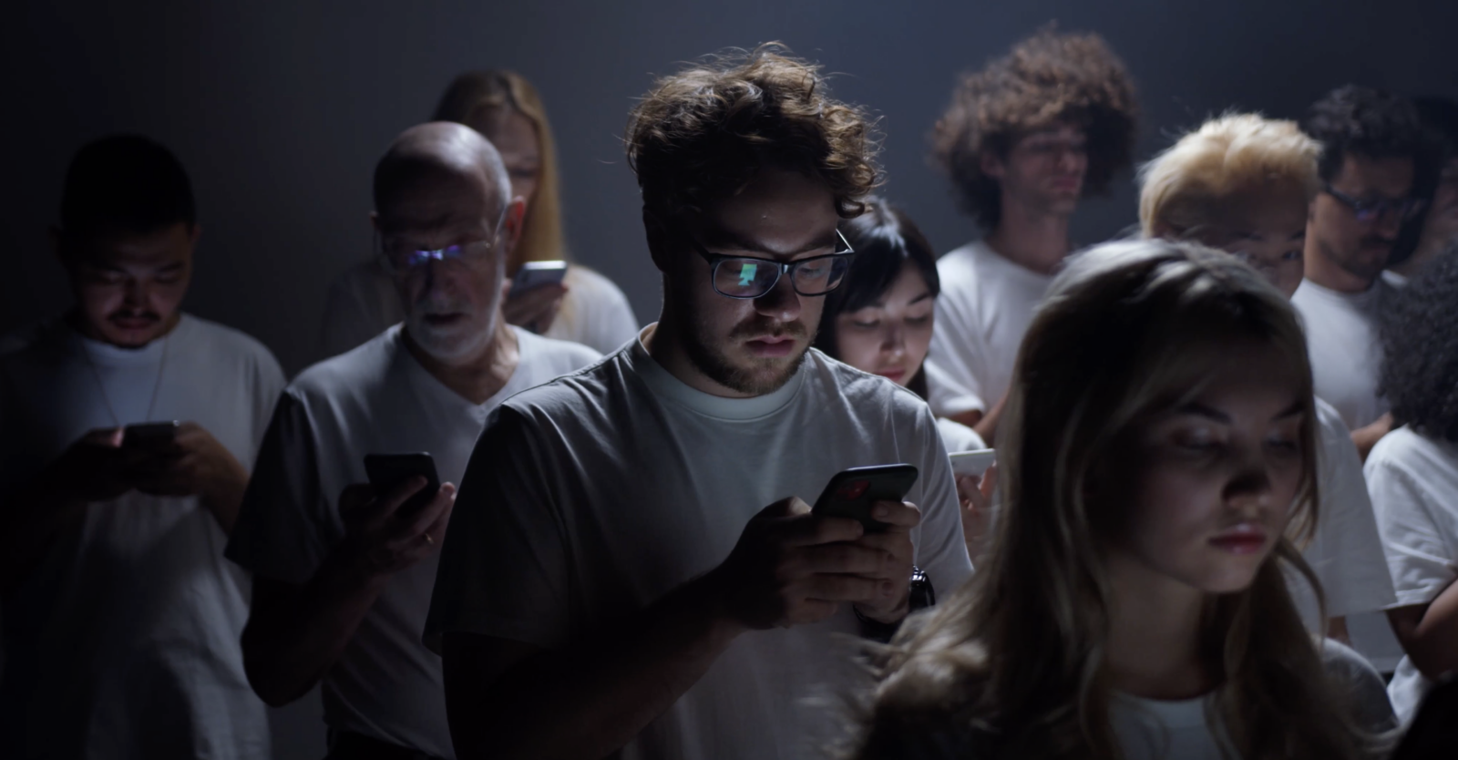 Engagement Pods Will Destroy Your LinkedIn Account: Algorithm Explained - theinacademy.com